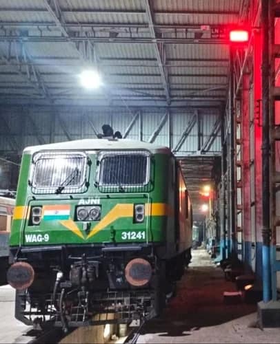 Railway Overhead Equipment (OHE) : The Complete Guide - HiBa